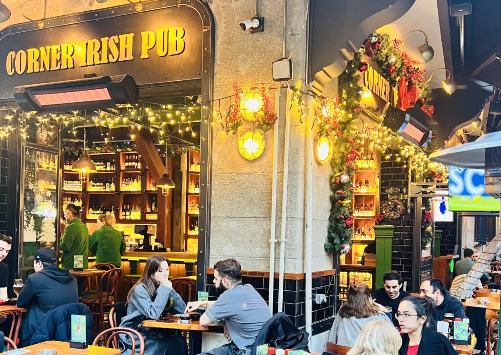 Corner Irish Pub Asmalı Mescit I Müdavim